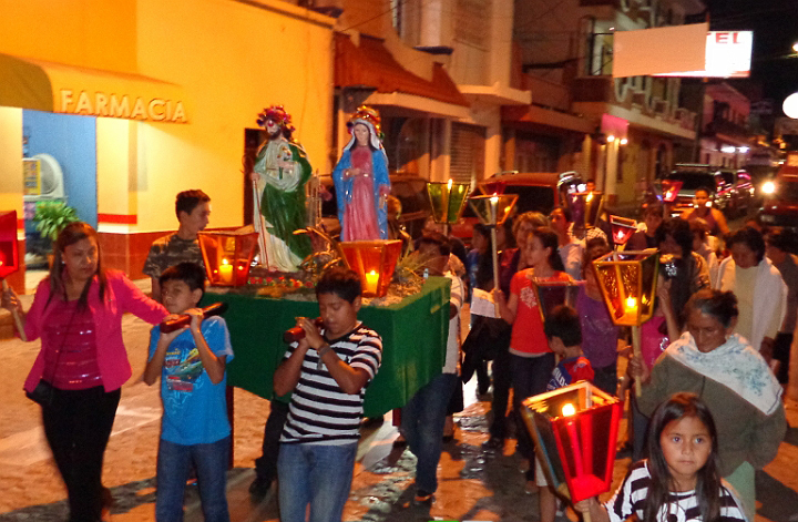 13 Latin American Christmas Traditions You Should Know About - HipLatina