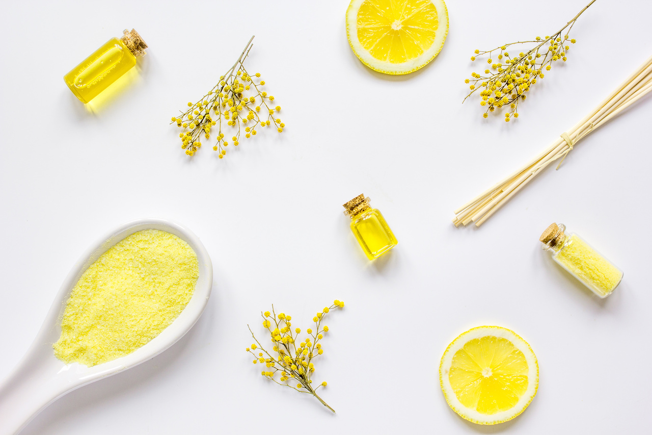 Lemon-Aid: 5 Benefits of Lemon Essential Oil - HipLatina