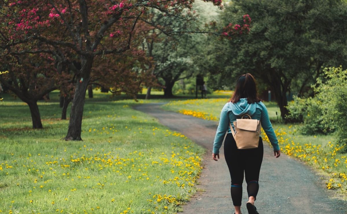 30 Life-Changing Effects of Walking Just 30 Min a Day - HipLatina